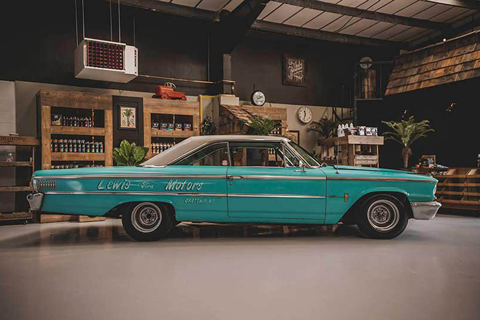 Blogs - Matt's Ford Galaxie Visits Academy For A Build Talk Chat