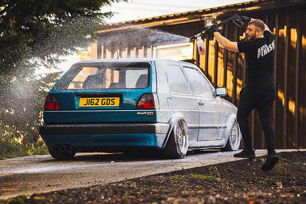 Blogs - 12 Steps Of Car Detailing | Detailers Guide