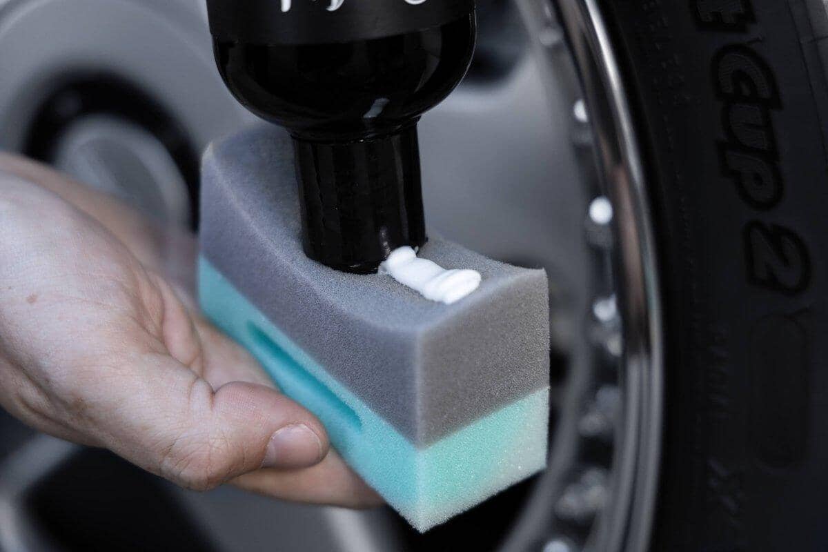 Tyre & Trim Applicator - The Clean & Easy Way To Apply Tyre Dressing